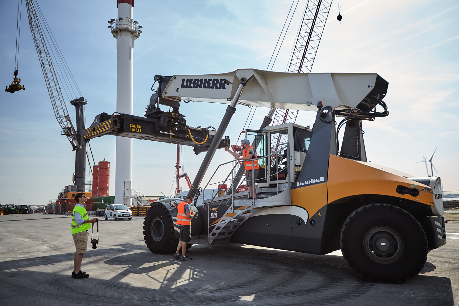 Mission Liebherr "Reachstacker" Antwerpen - Rabauke Filmproduktion